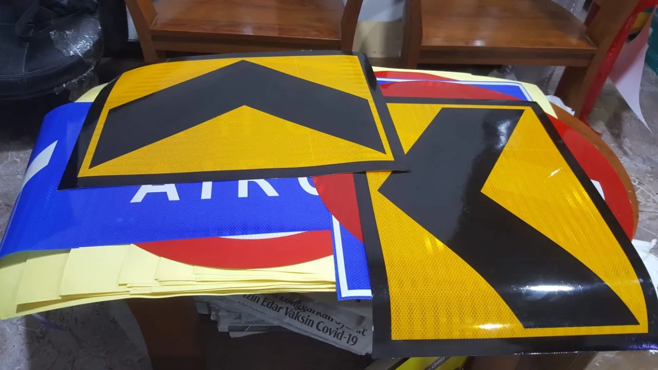 Jasa Pembuatan Rambu-Rambu Lalu Lintas Darat & Udara | Services | PT ...